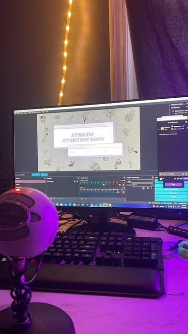 "Your window fell bro": Twitch streamer's monitor breaks after window ...