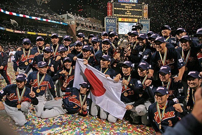 World Baseball Classic Trophy: World Baseball Classic Trophy unveiled ...