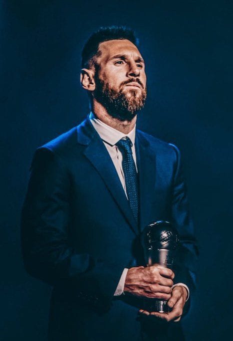 "The greatest to ever walk on a football pitch" , "The GOAT" - Fans ...