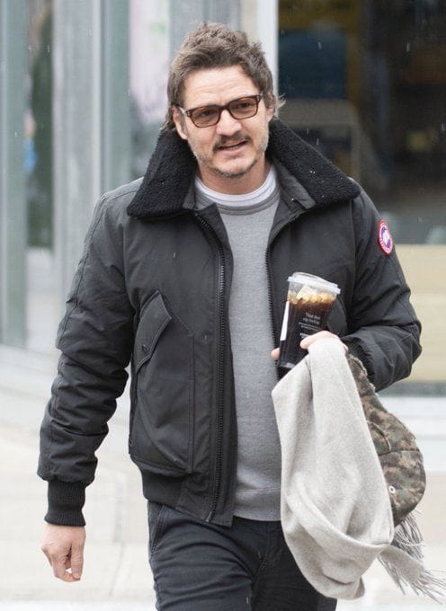 Pedro Pascal: "Is this man okay?": Pedro Pascal Starbucks drink order ...