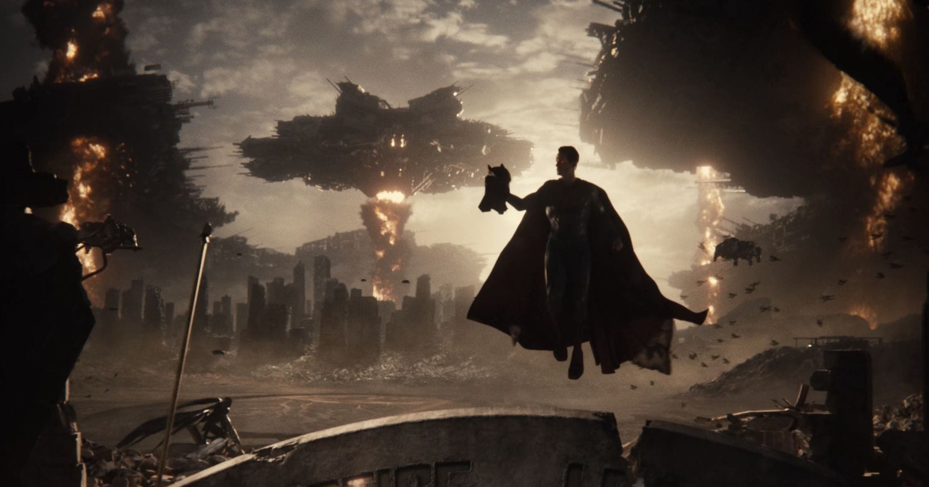 Top 10 moments of Henry Cavill in the DCEU