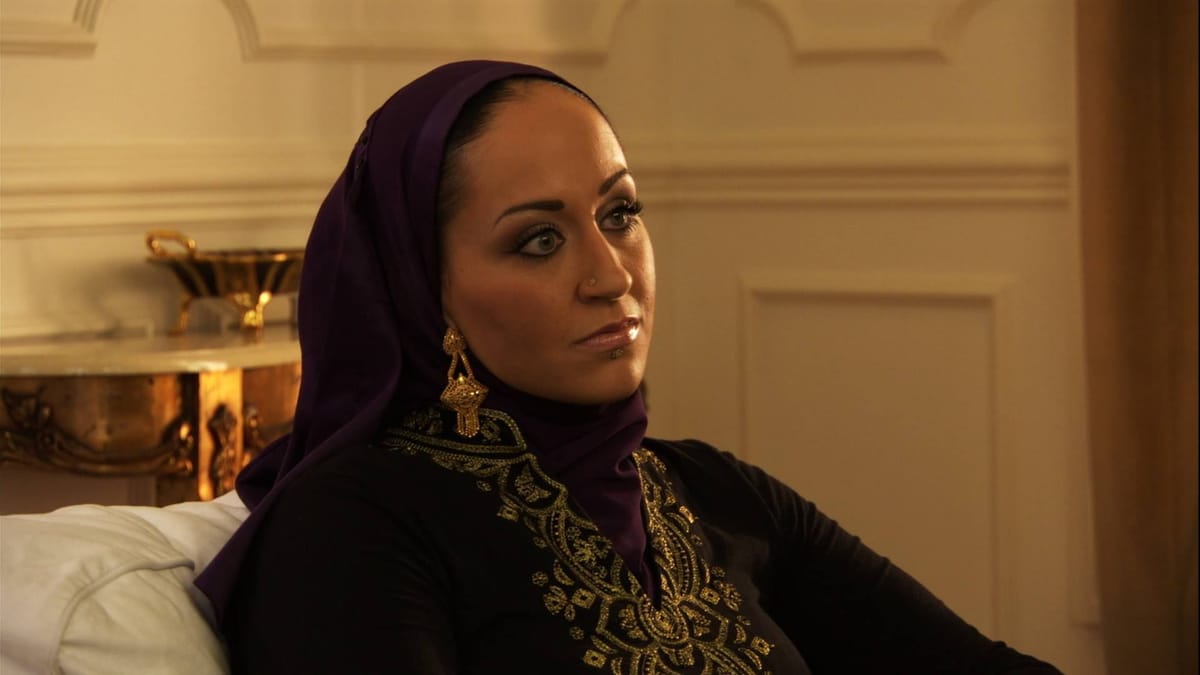“New Rachel Dolezal just dropped”: Raquel Evita Saraswati heritage ...