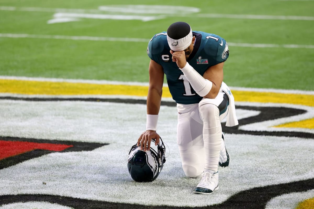 AJ Brown sends warning to Eagles GM Howie Roseman with no update on Jalen Hurts contract extension