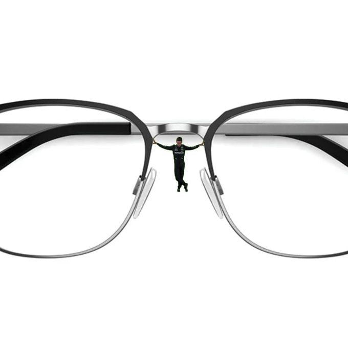 George Russell's F1 opening title pose turned into a meme by Mercedes