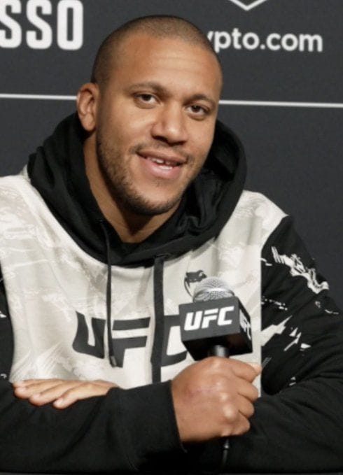 UFC 285: UFC fans worried for Ciryl Gane as latest picture ignites ...