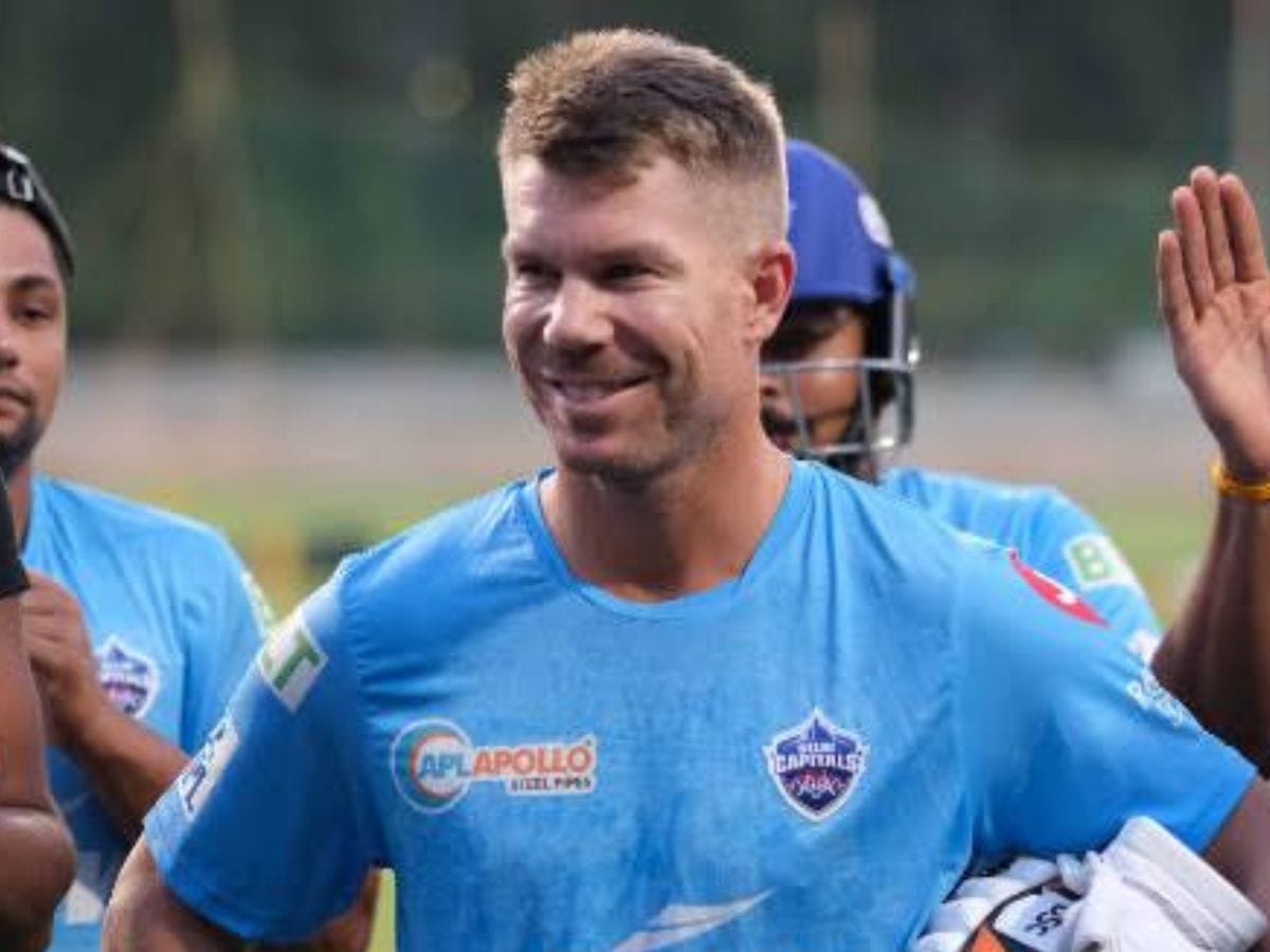 What is David Warner's captaincy record in the IPL?