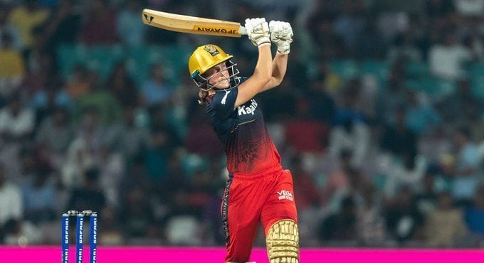 "Ellyse Perry is AB de Villiers of RCB Women" - Twitter lauds all ...