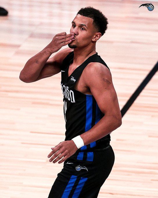 Taking a look at Robin Lopez's funniest tweets ever featuring "This is ...