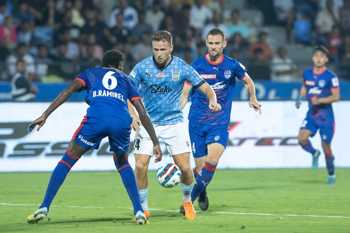 3 ways Mumbai City FC can exploit Bengaluru FC's weakness in the second ...