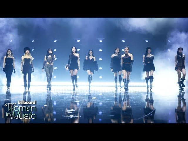 “Still slayed it”: Fans praise TWICE’s Jihyo for handling mic ...