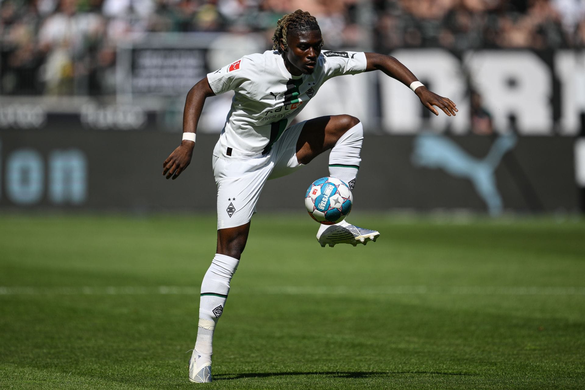 Chelsea Transfer News Roundup: Blues want Manu Kone; Liverpool pushing ...