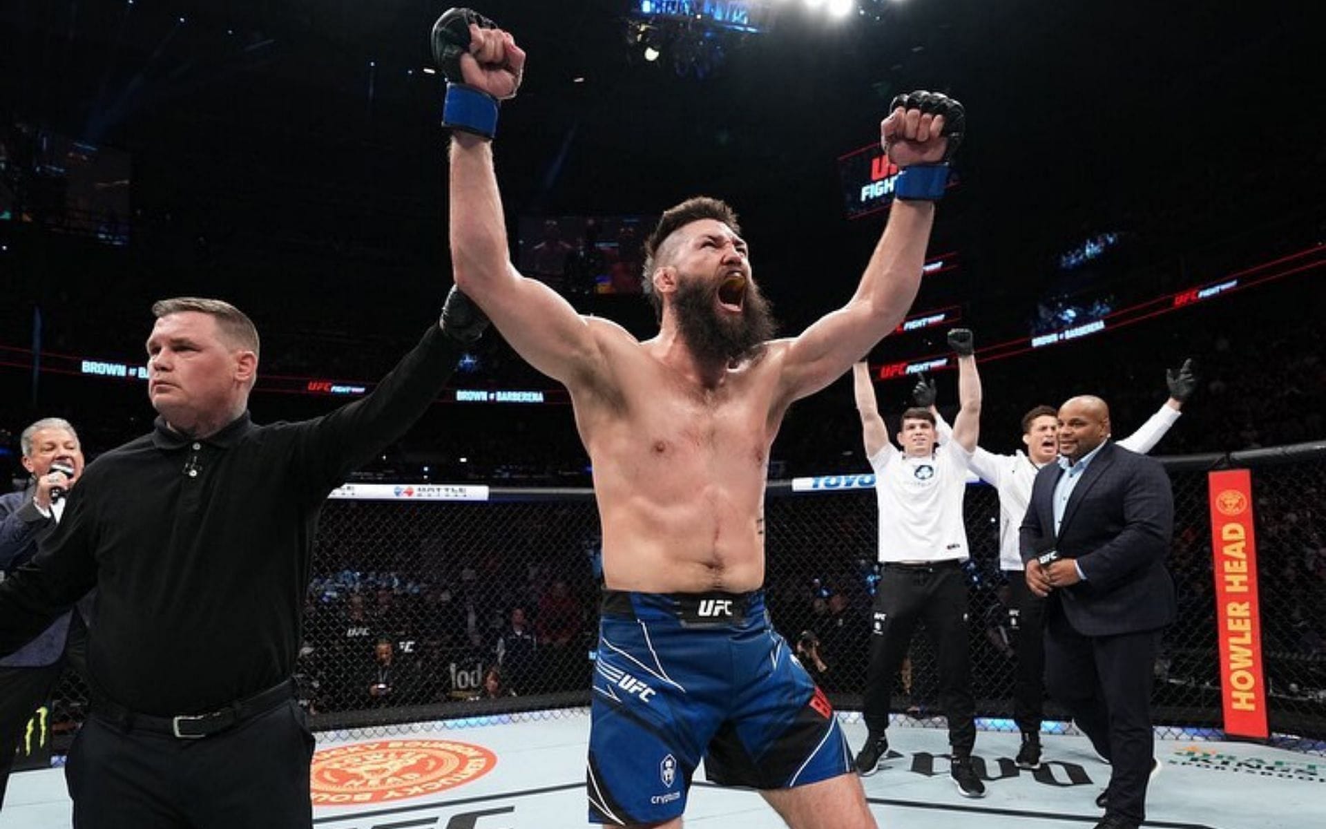 Bryan Barberena Stats, News, Bio & More