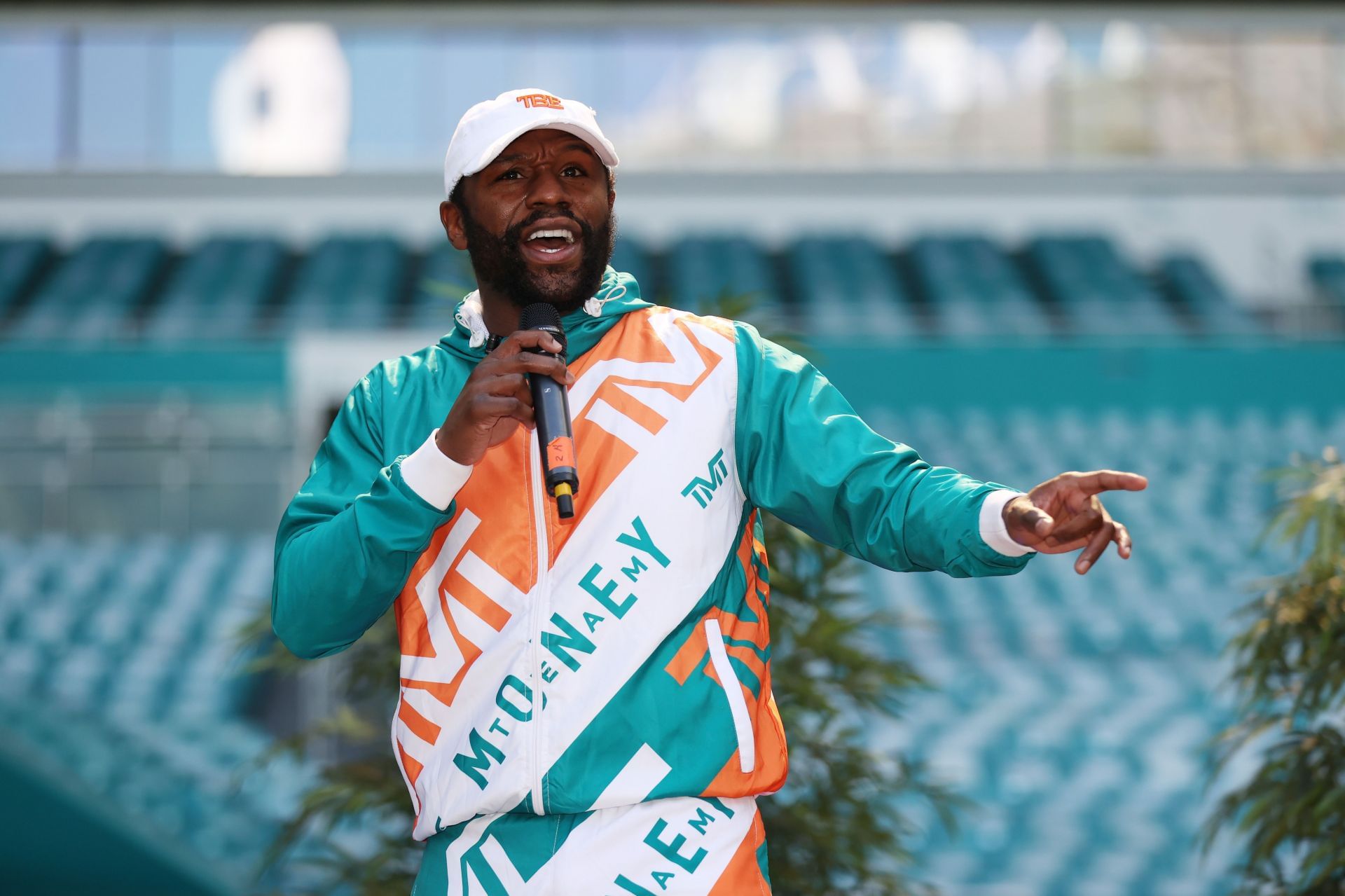 Floyd Mayweather next fight: WATCH: Floyd Mayweather shows unreal car ...