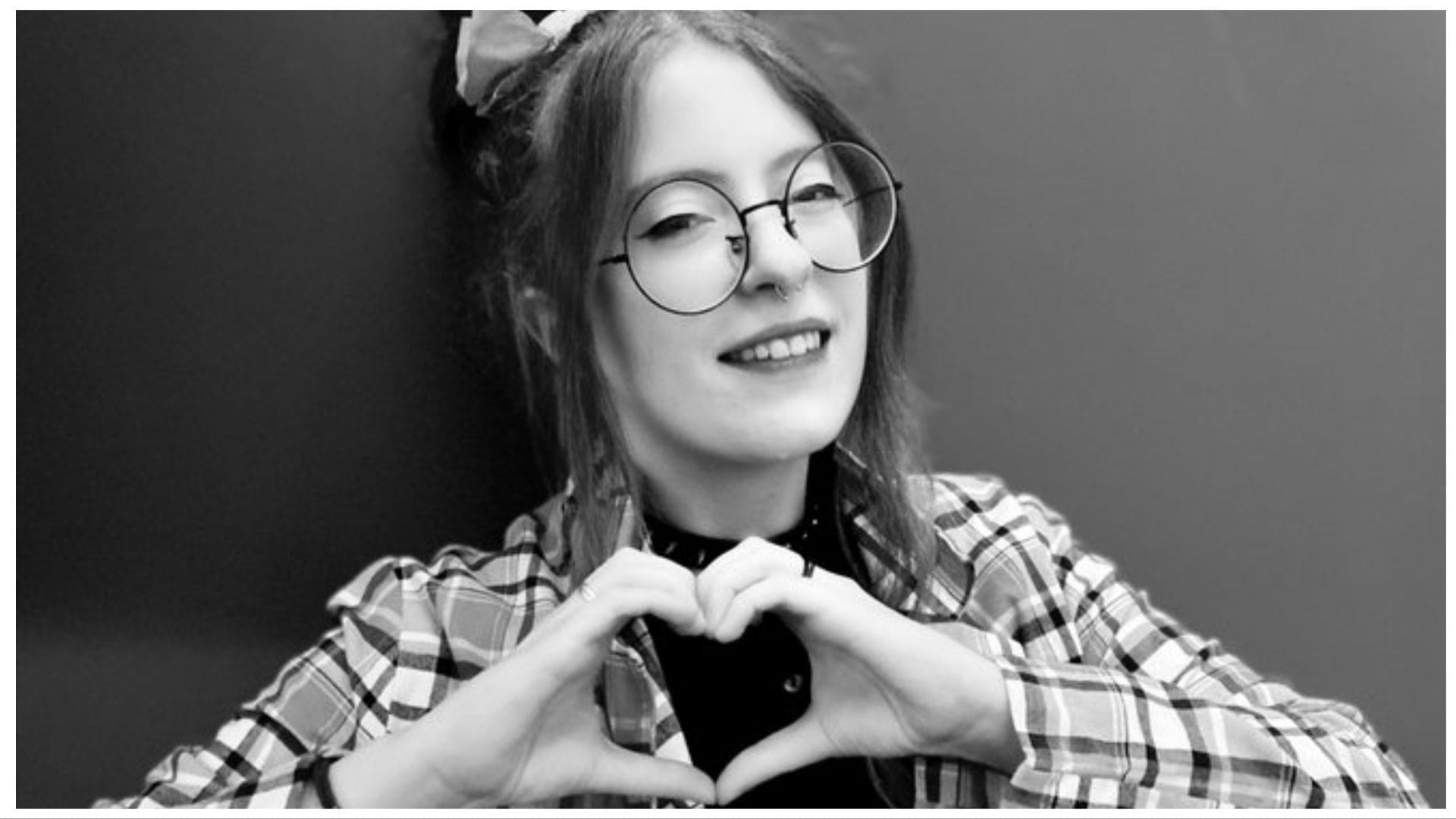 Brazilian Pokémon Unite esports caster and streamer Clarity Clarice ...