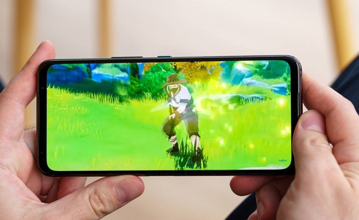 ROG Phone 7 vs iPhone 14: How do the two phones compare