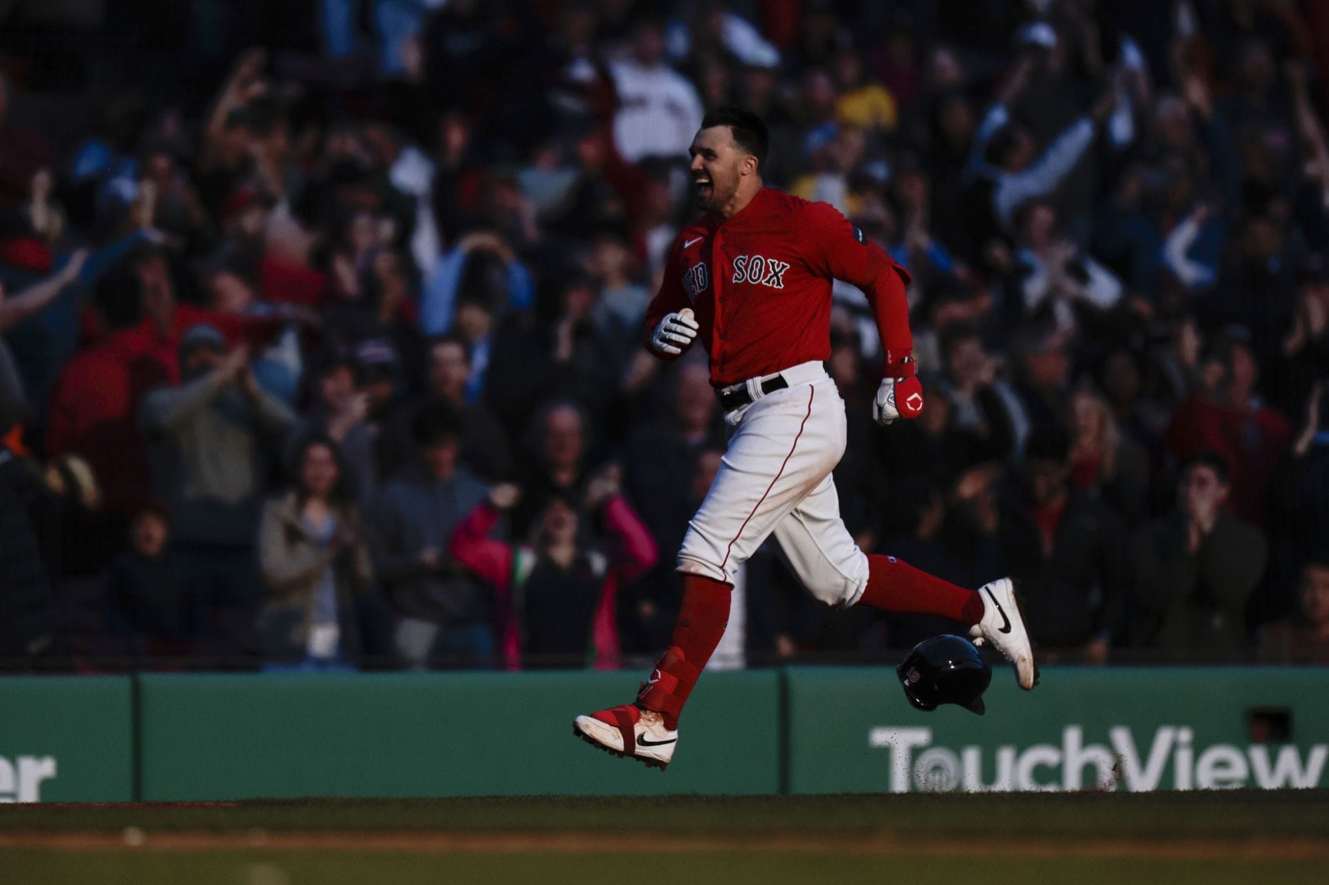 Red Sox fans react to Adam Duvall's incredible walk-off home run that ...