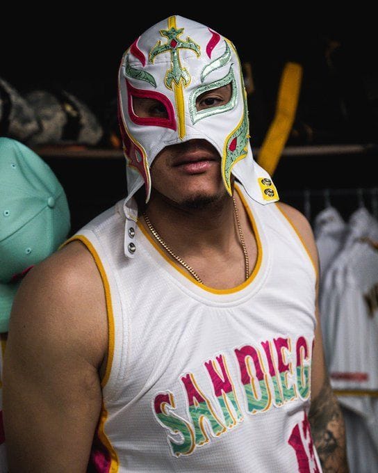 Photos: WWE icon Rey Mysterio and UFC star Brandon Moreno make ...