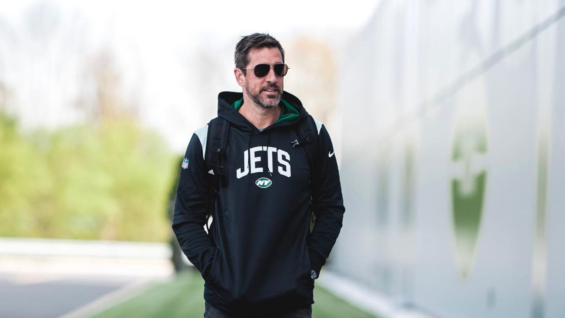 In Photos: Aaron Rodgers makes first appearance as Jets QB following ...