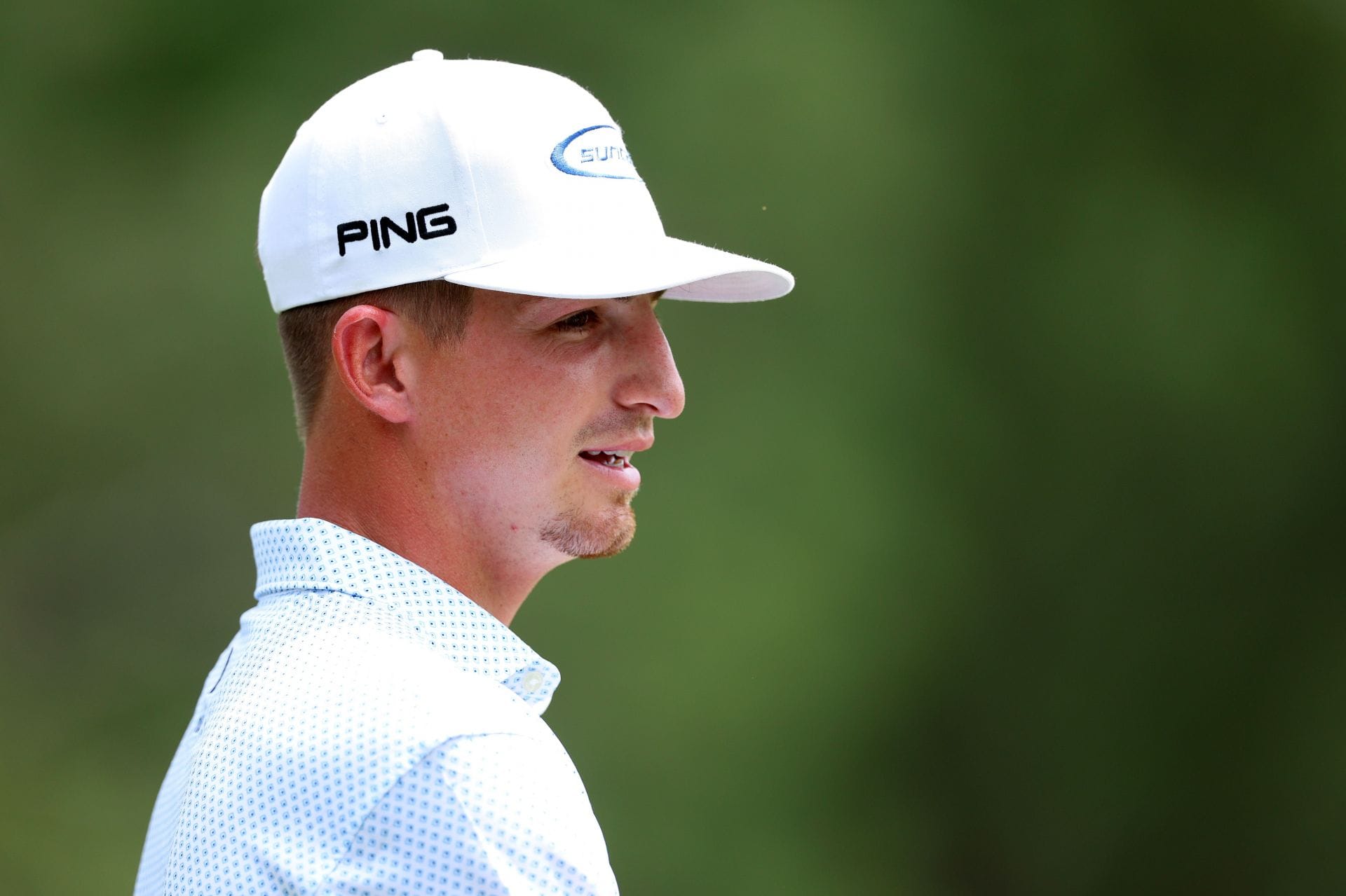 US Amateur champion Sam Bennett scores consecutive birdies to climb ...