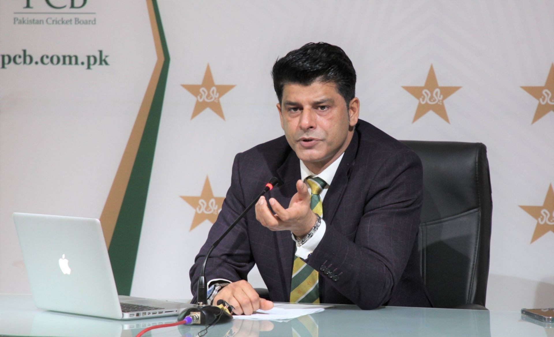 "Our main batters are slowing down for personal milestones" - Former Pakistan chief selector ...