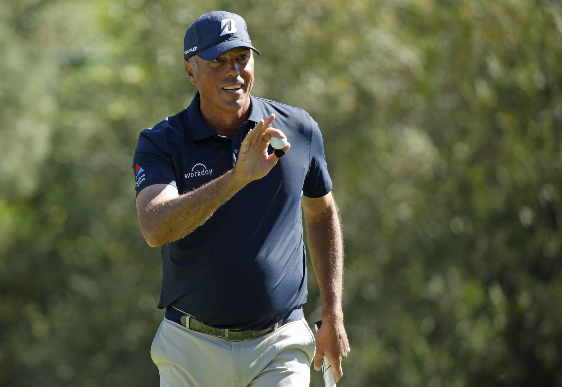 "I made sure it got the right bounce" - Matt Kuchar gifts signed gloves ...