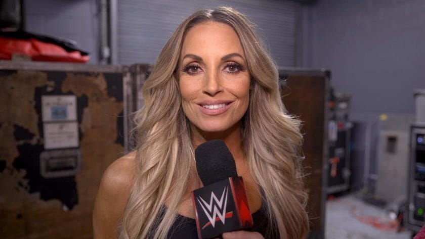 RAW personality reacts to awkward backstage moment with Trish Stratus