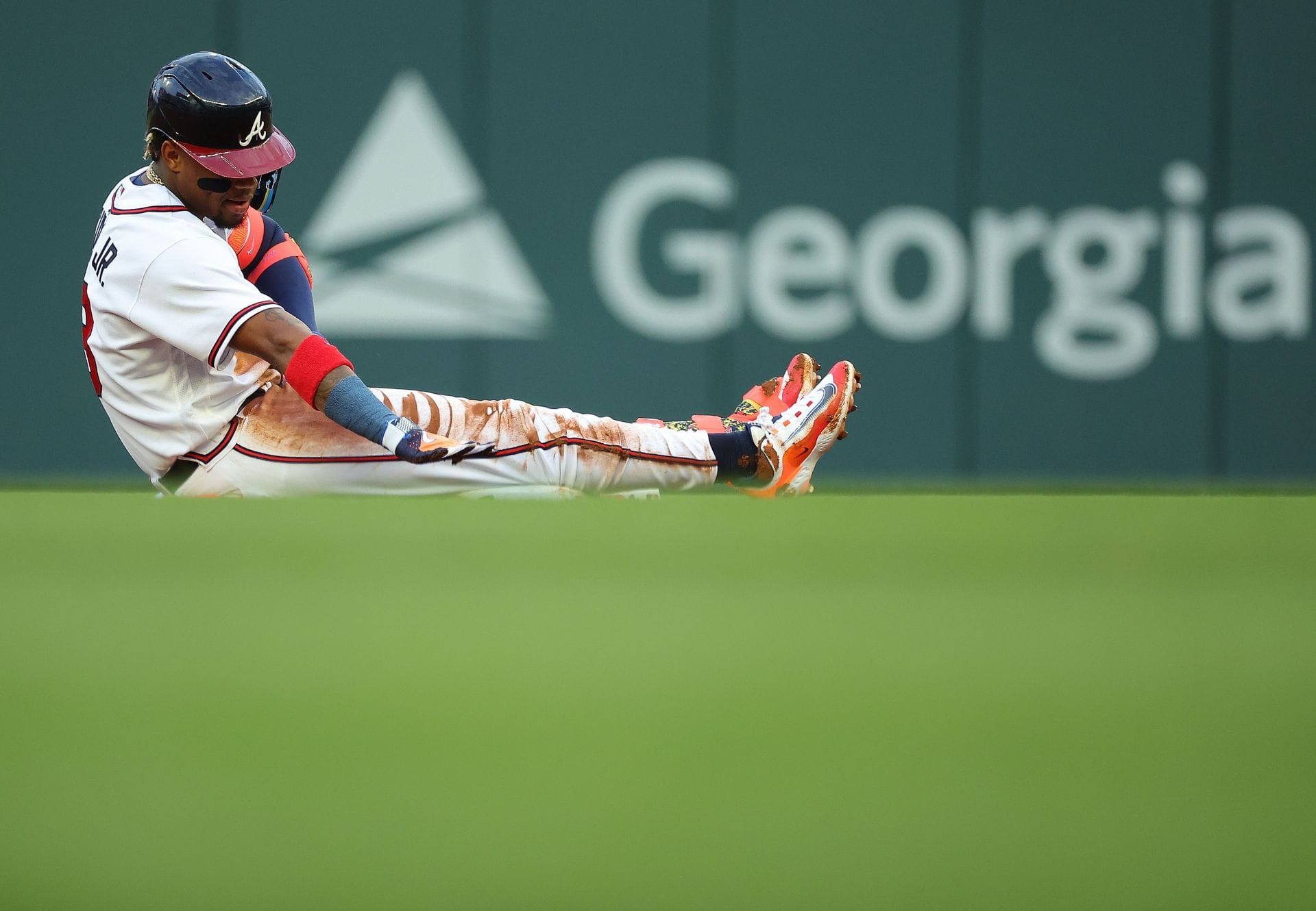 Atlanta Braves fans enraged with the team's ninth-inning meltdown ...