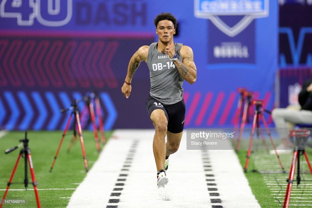 Christian Gonzalez Height, Weight, Age, and other physical attributes ...