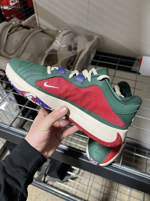 Nike Zoom Freak 5: Giannis Antetokounmpo x Nike Zoom Freak 5 "Gym Red ...
