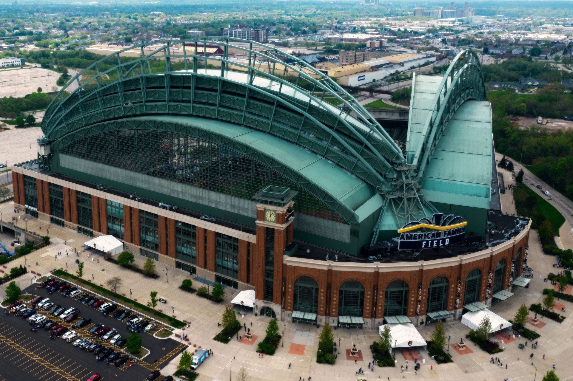 What is Milwaukee Brewers' new alcohol policy? Groundbreaking change in ...