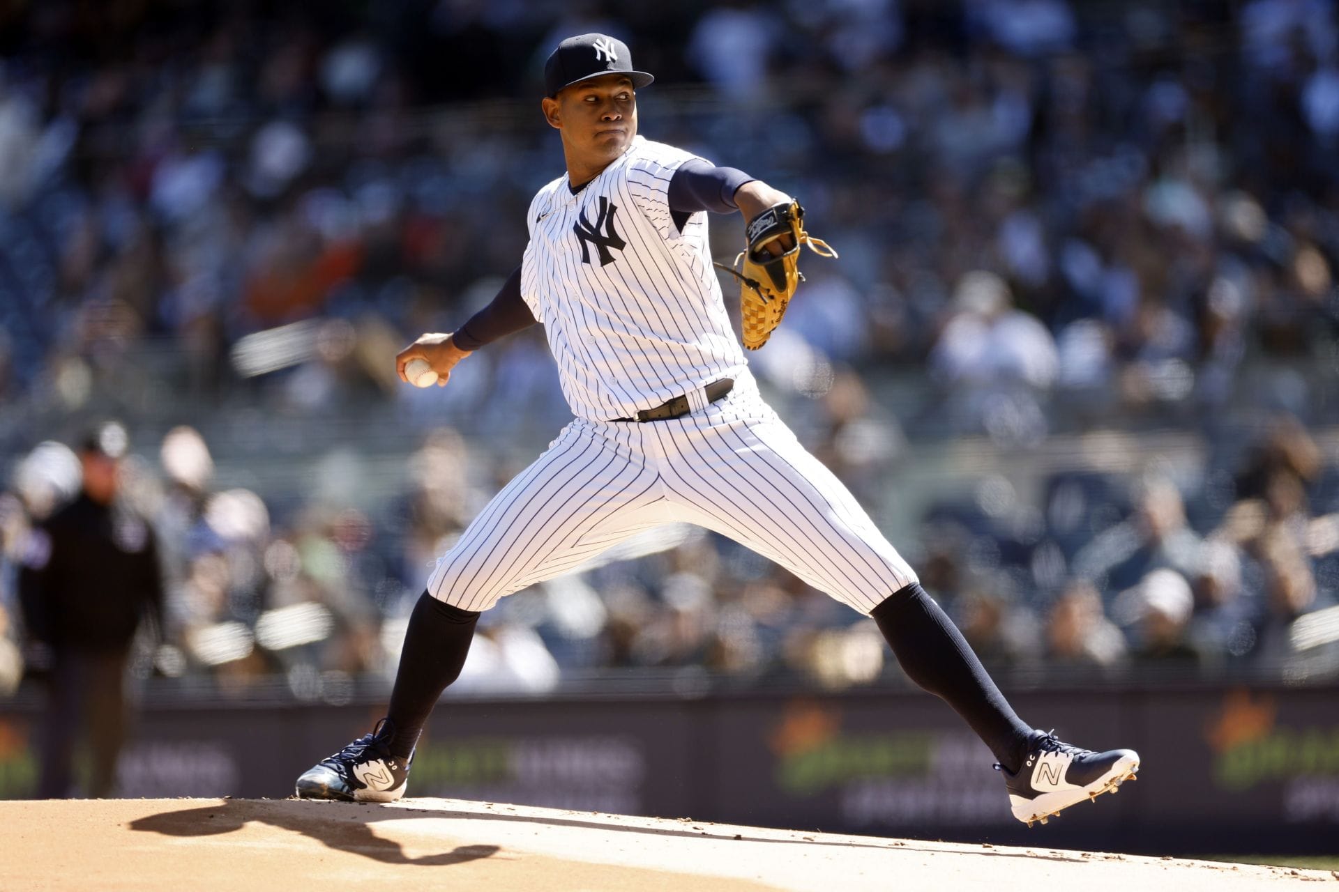 New York Yankees rookie pitcher Jhony Brito takes tough outing in ...
