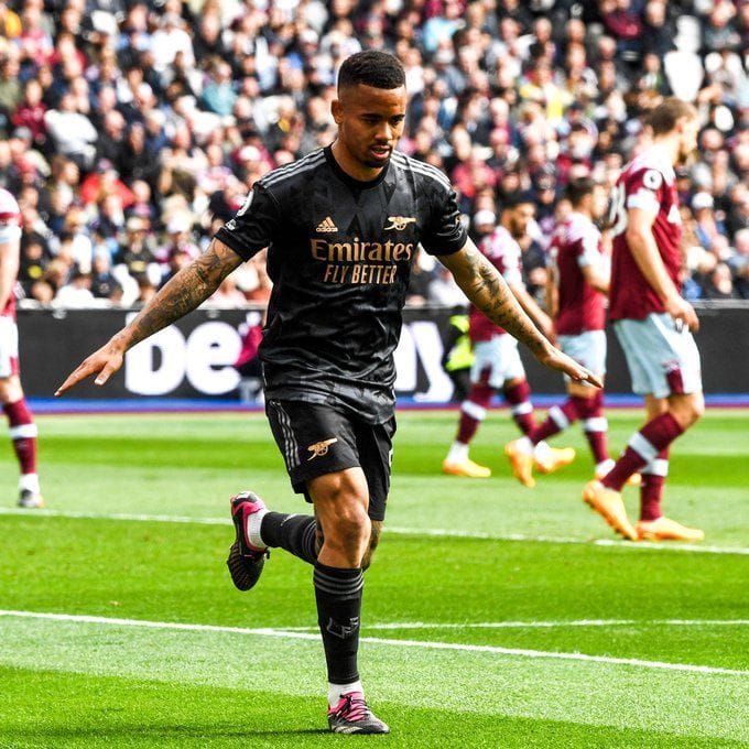 "Saka got flashbacks from Euros," "Arsenal going trophyless" - Twitter ...