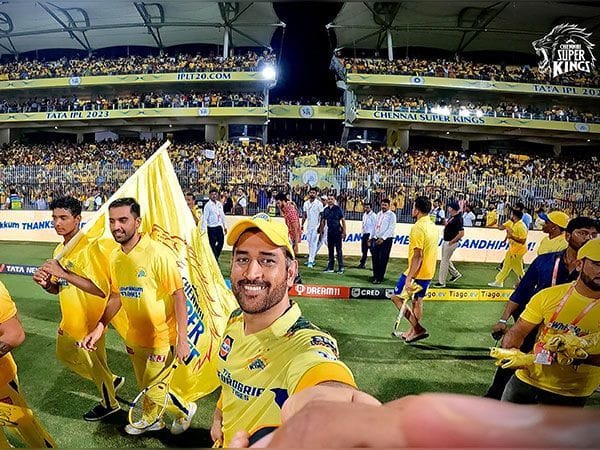 [Watch] CSK’s Ravindra Jadeja makes fan’s dream come true by giving an ...