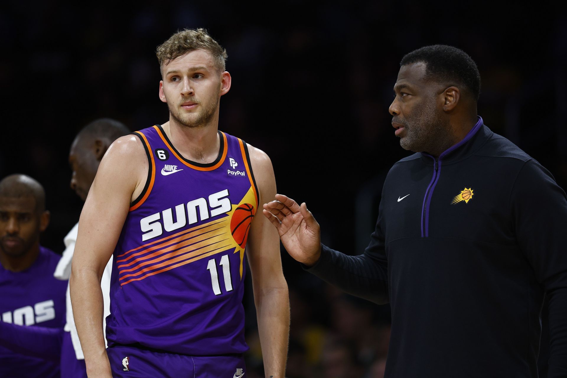 Is Deandre Ayton playing tonight against Nuggets? Latest injury update ...