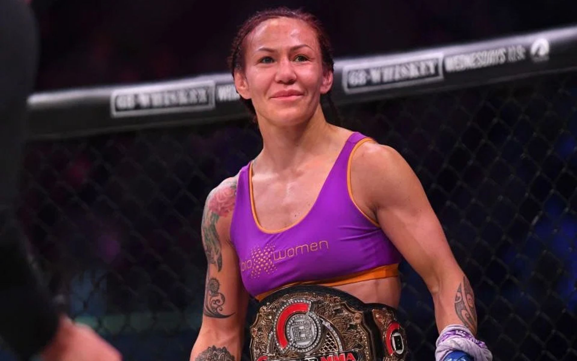 Cris Cyborg: Cris Cyborg's rival reacts as the former UFC champ signs ...