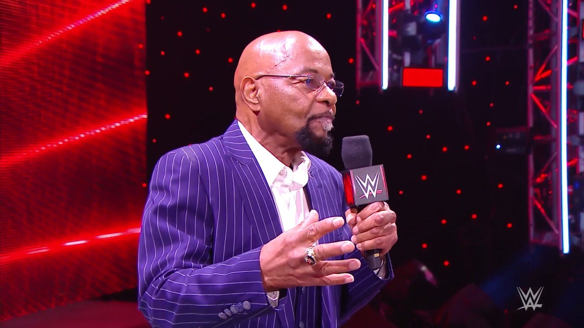 "He got so mad" - WWE Hall of Famer Teddy Long recalls legend getting angry over a backstage rib ...