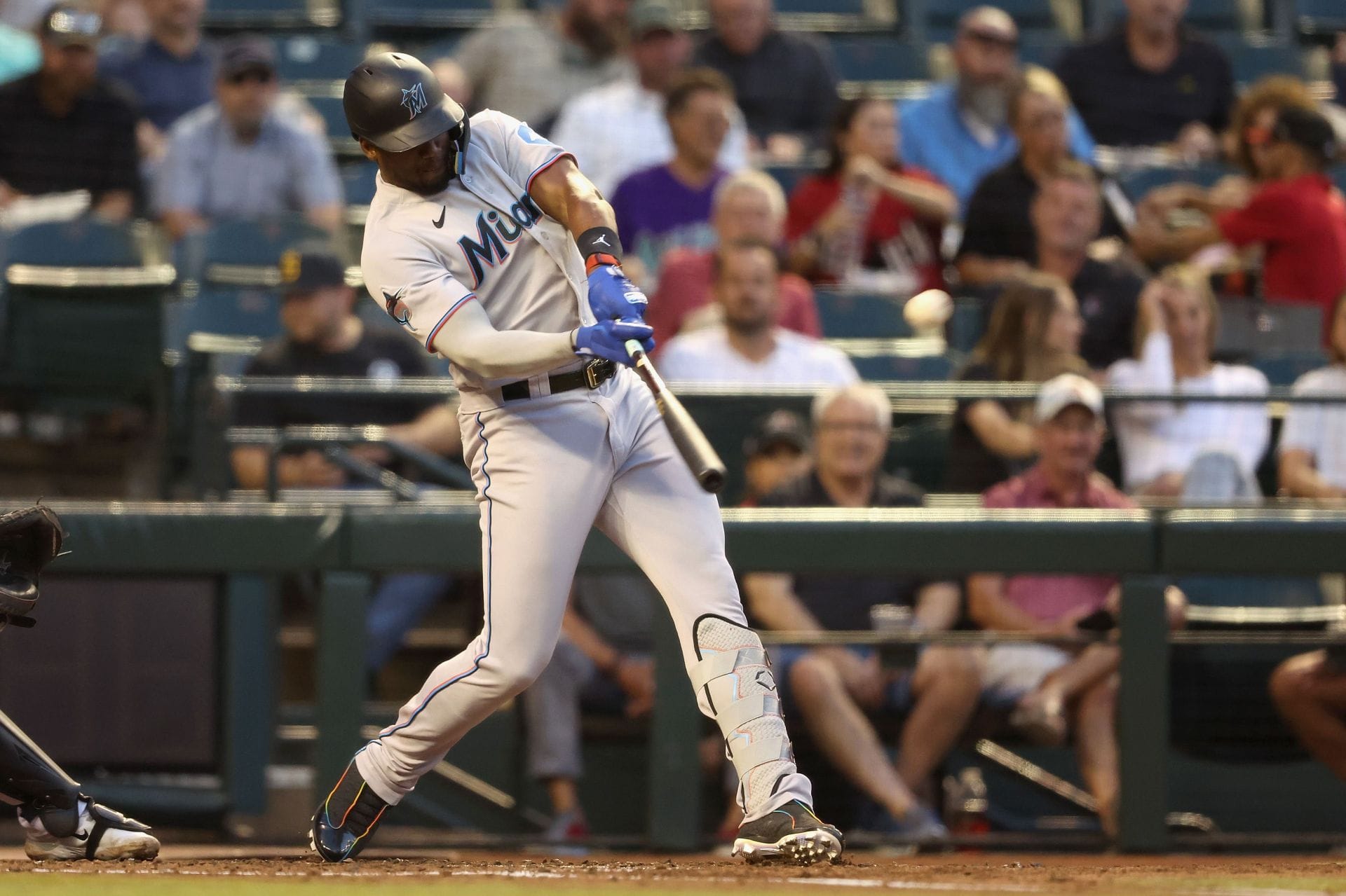 MLB fans stunned by humongous Jorge Soler homer vs D'backs: "Damn he ...