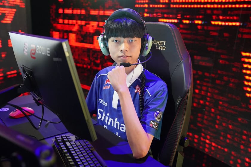 Foxy9 Valorant settings (2023): Crosshair, configuration, keybinds, sensitivity, and more