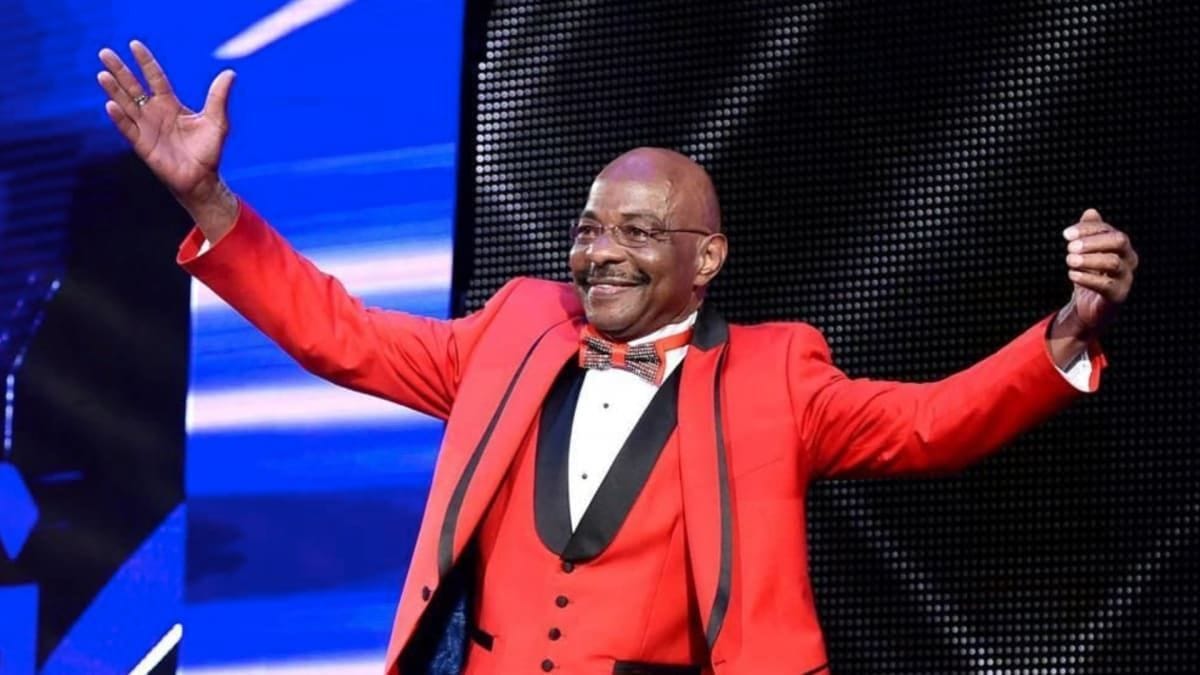 "That was pretty much like a shoot promo" - Teddy Long is impressed by ...