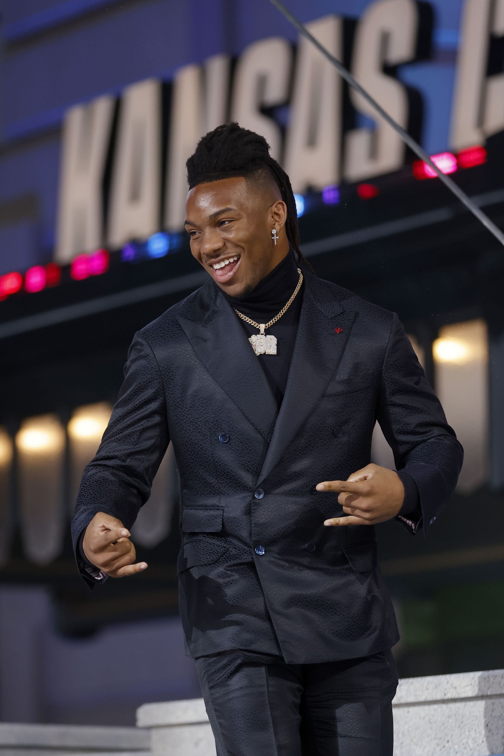 Bijan Robinson jersey: What number will new Falcons RB wear in 2023?