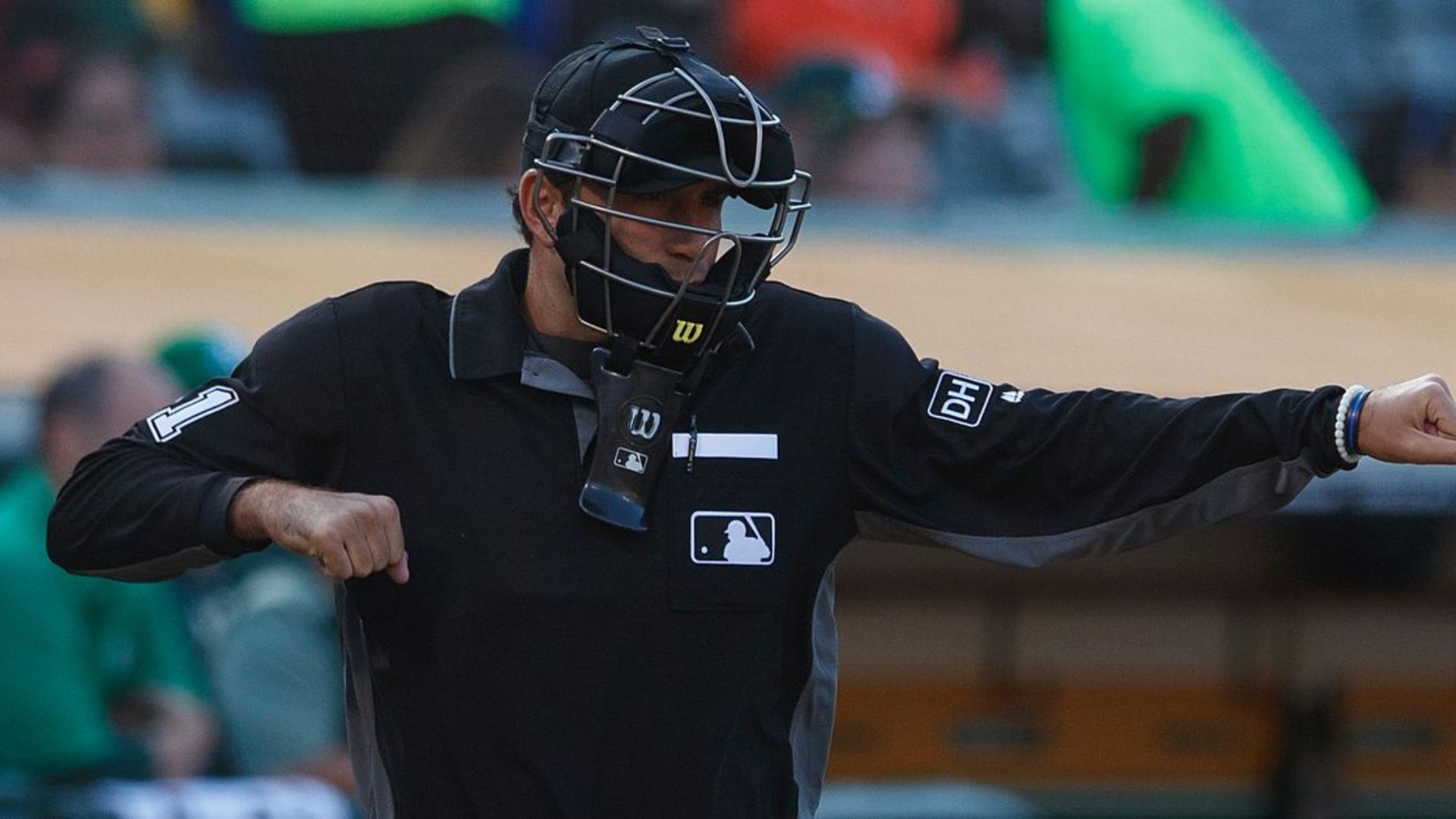 How many challenges in an MLB game is allowed for each team? Rules and ...