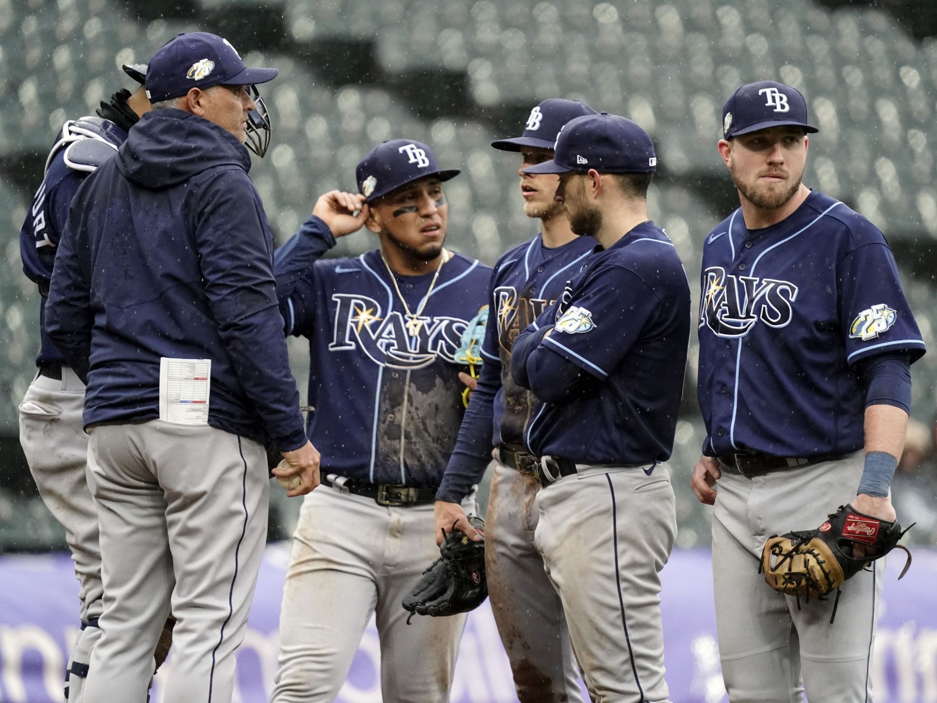 Tampa Bay Rays fans call out Kevin Cash's poor decisions against White ...