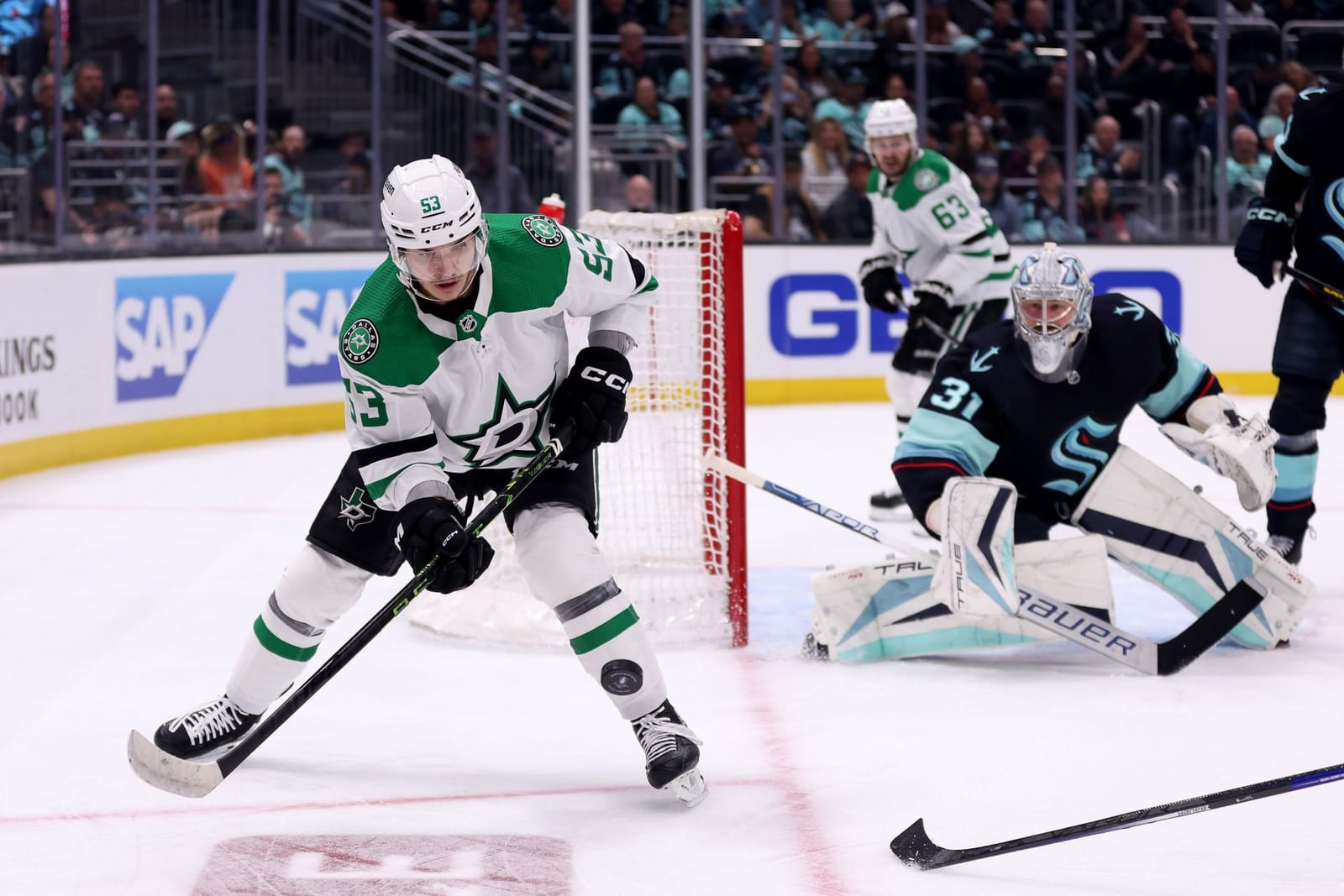 Wyatt Johnston NHL Dallas Stars: Wyatt Johnston contract: How much does ...