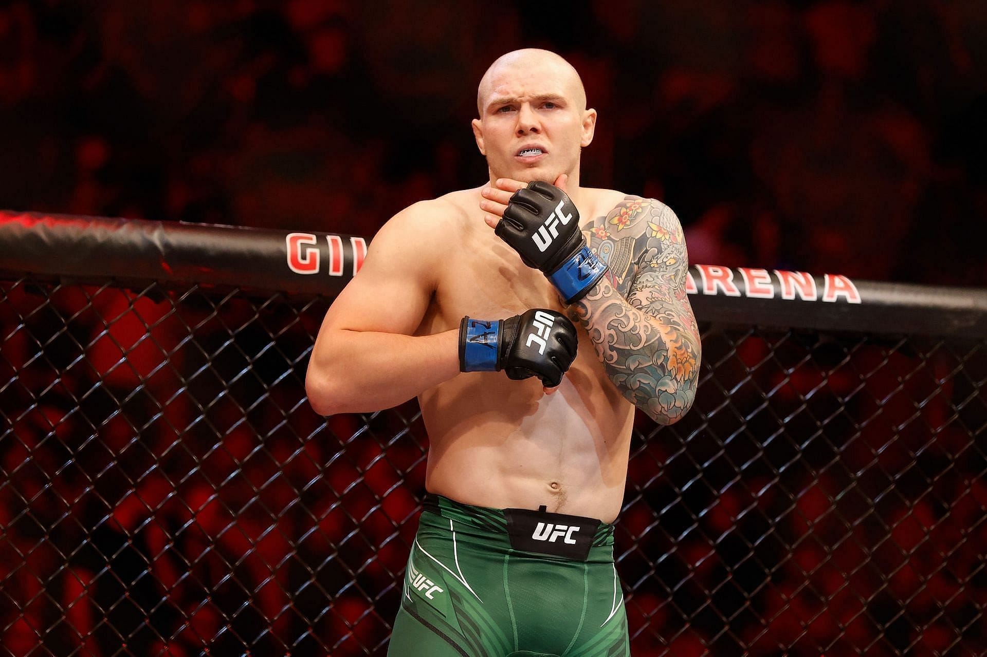 How Old is Marvin Vettori?