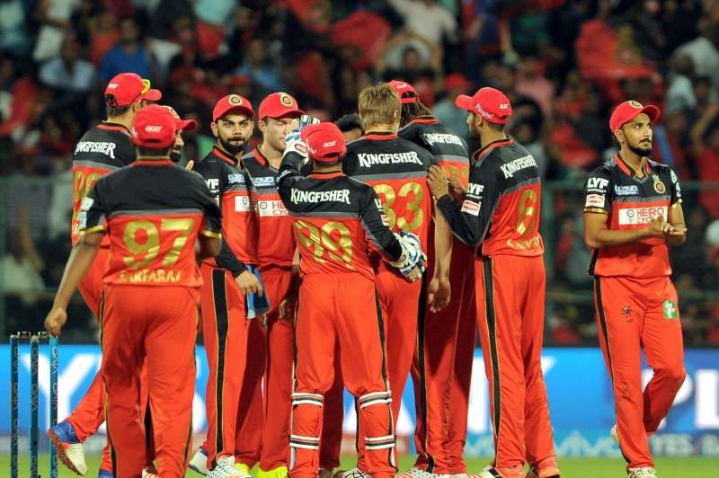 IPL 2016: Virat Kohli surprises the RCB youngsters, and they love it