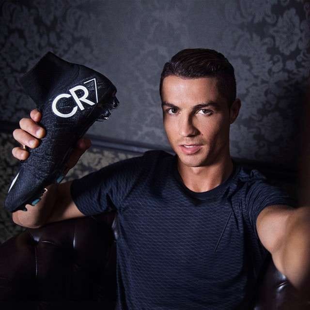 Cristiano Ronaldo's haircuts over the years with names and photos of ...